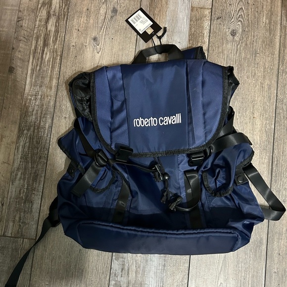 Roberto Cavalli | Bags | Roberto Cavalli Casual Sport Utility Logo ...